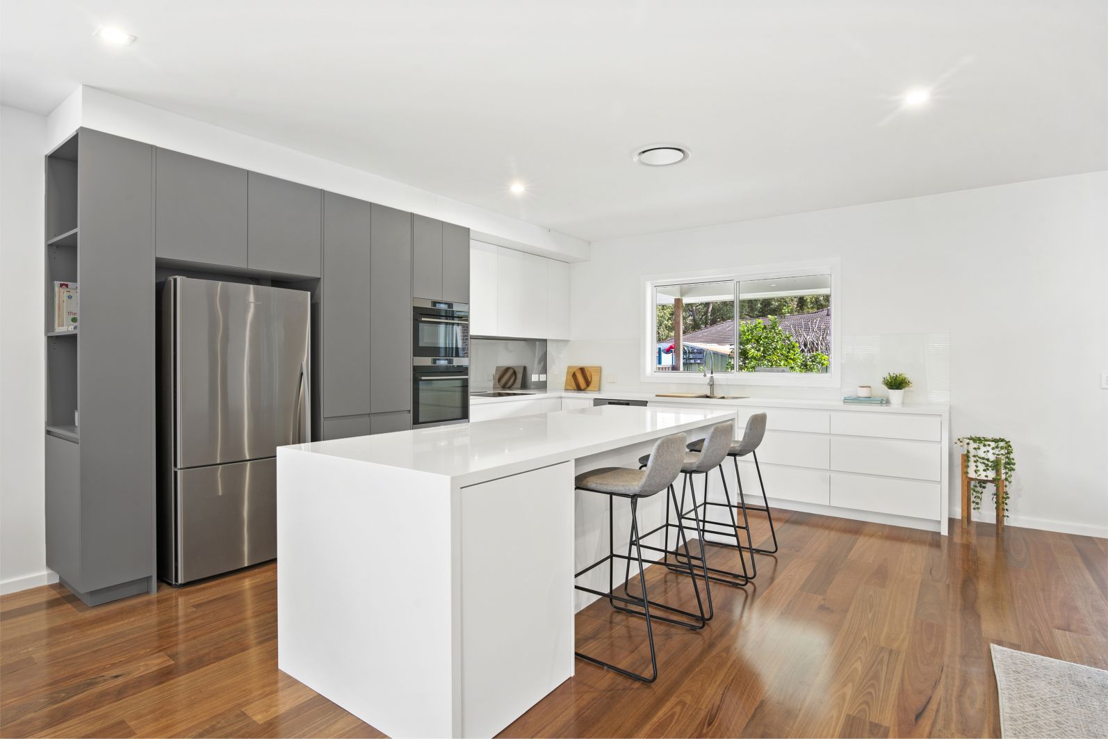 Sleek Modern | Artform Kitchens