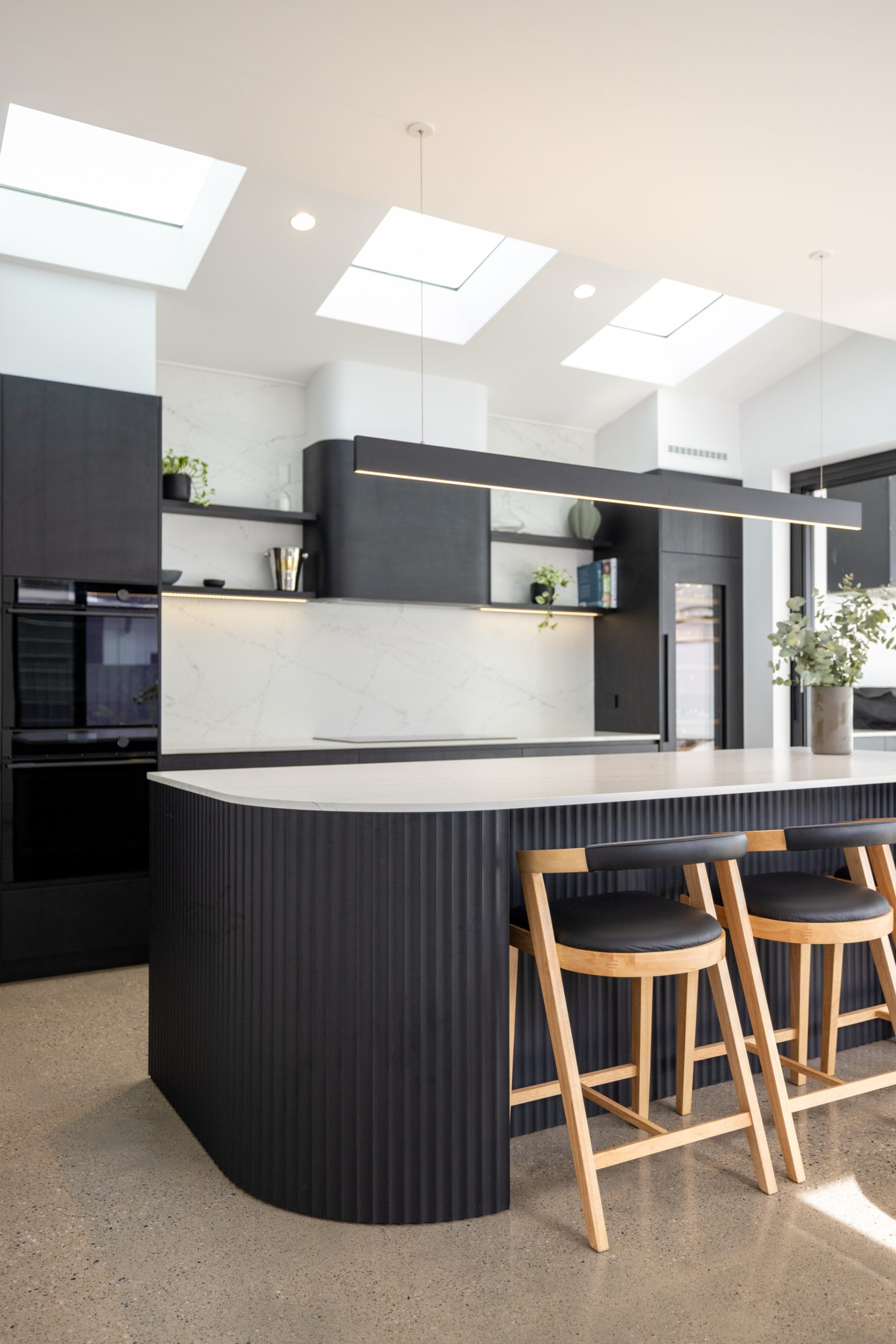 The Curve Appeal: Why Curved Kitchen Islands Are Making a Comeback